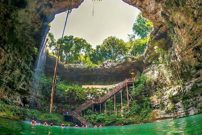 Chichen itza regular tour with lunch and Cenote experience. - Guide and Commentary