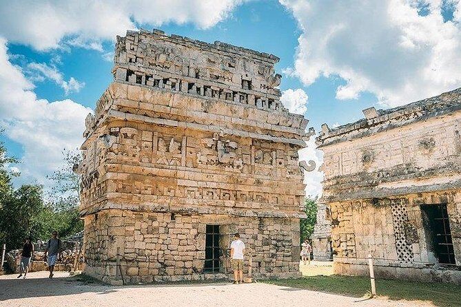 Chichen Itza Tour, Cenote Saamal, Valladolid & Buffet Lunch from Cancún - Frequently Asked Questions
