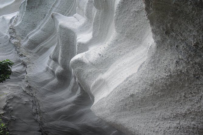 Chief Roi Mata Domain & Artok Island Tour of Vanuatu - Authentic Experiences and Caveats