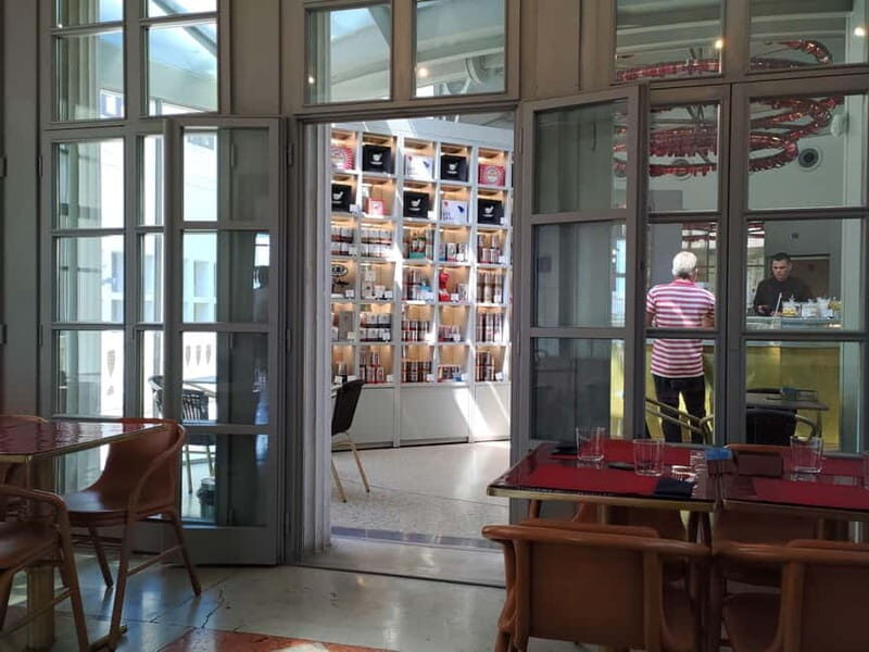 Chill coffee or meal break at illy Caffè in St.Mark's Square - What to Expect at illy Caffè Giardini Reali