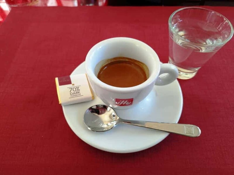 Chill coffee or meal break at illy Caffè in St.Mark's Square - Comparing Value and Experience