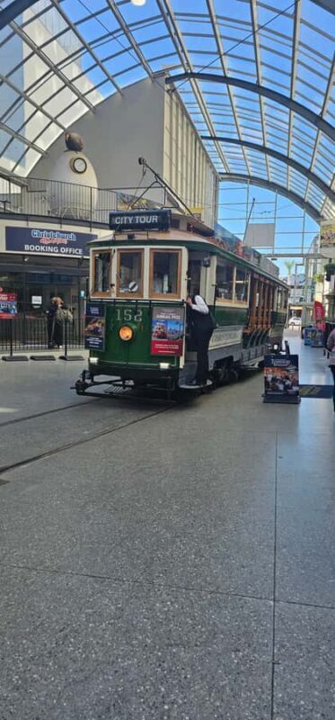 Christchurch Sightseeing & Lyttelton Harbour Tour - Key Points