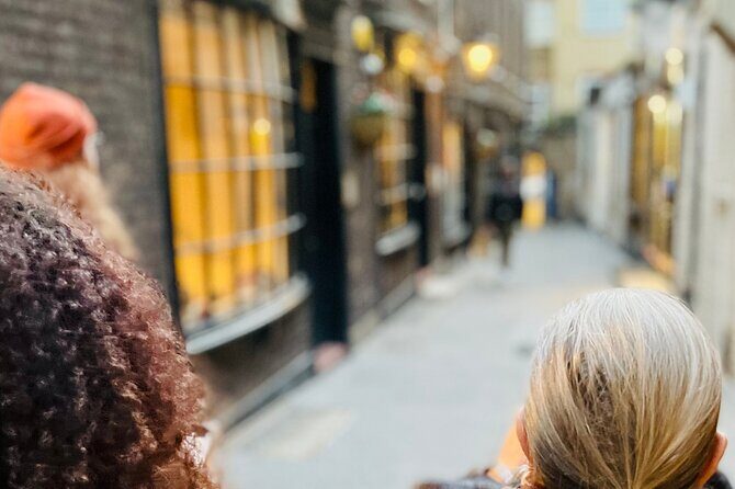 Christmas Lights and Markets Guided Walking Tour with Mulled Wine - Why This Tour Works for Different Travelers