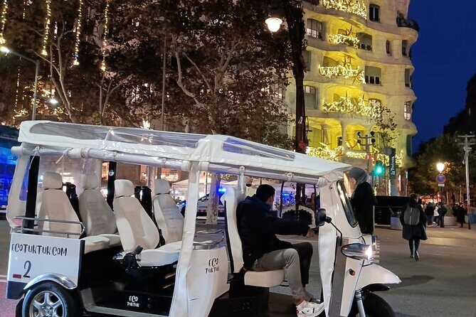 Christmas Lights Tour of Barcelona in Private Eco Tuk Tuk - Practical Tips for Travelers