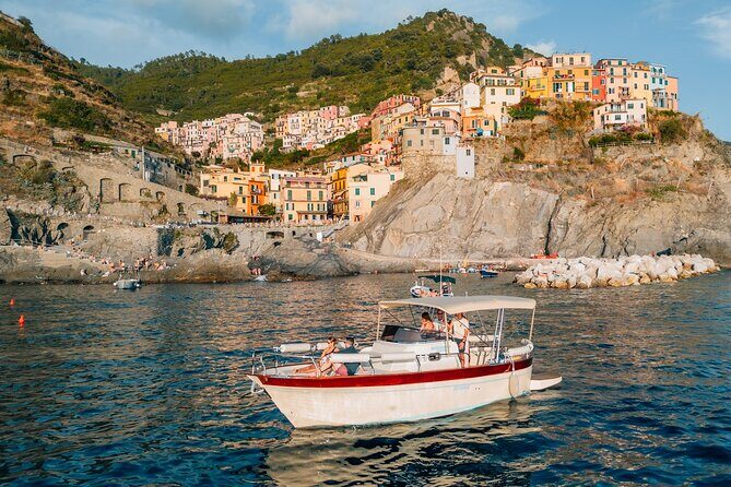 Cinque Terre Daytime Boat Tour : escape into beauty and color - Key Points