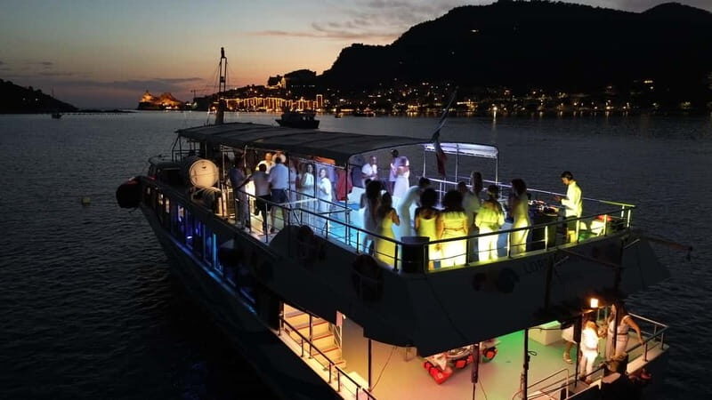 Cinque Terre: Sunset cruise tour with aperitif - The Experience at a Glance