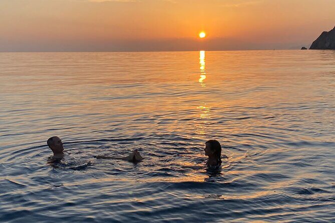 Cinque Terre Sunset & Swim Boat Tour with Local Skipper - What makes this tour stand out?