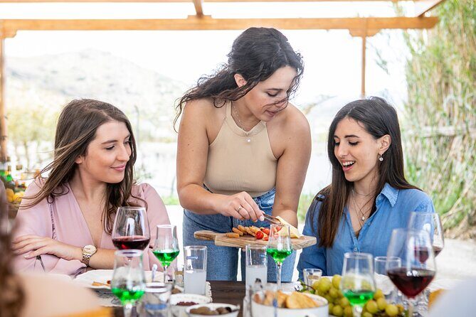 Citron Tasting and Distillery 1-Hour Guided Tour in Naxos - The Special Touches: Family Hospitality and Kid-Friendly Moments