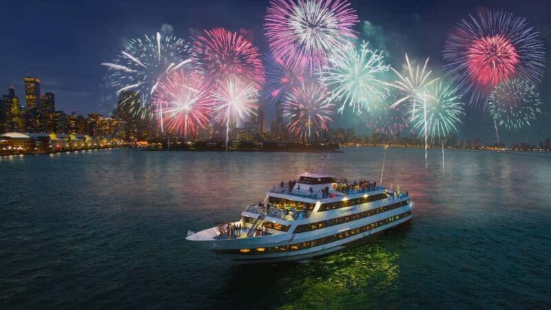City Cruises Chicago: Lake Michigan Fireworks Dinner Cruise - Key Points