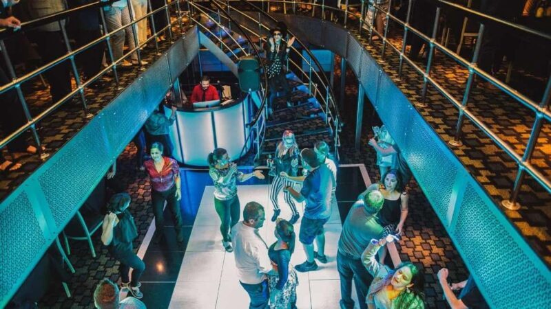 City Cruises Chicago: Lake Michigan Fireworks Dinner Cruise - The Value Proposition