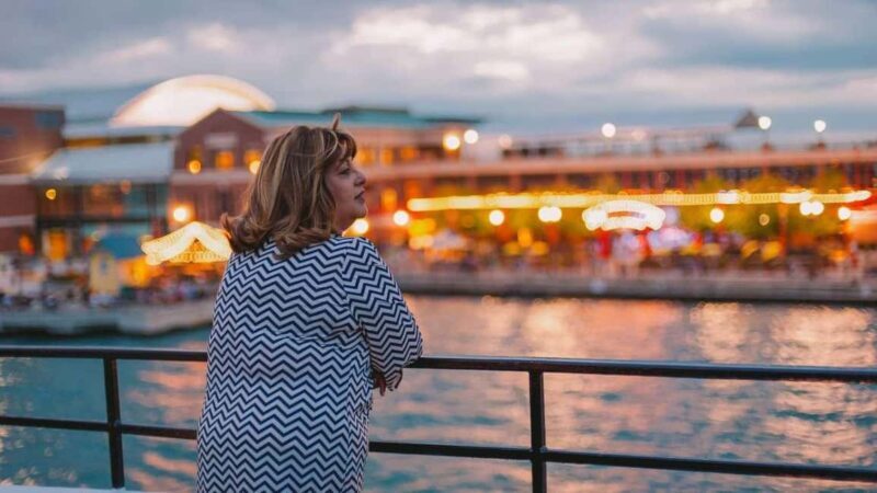 City Cruises Chicago: Lake Michigan Fireworks Dinner Cruise - FAQs