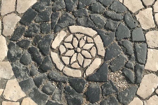 City of Neighborhoods Tour 1H 30M Private Tour by Tuk Tuk - Who Is This Tour Best Suited For?