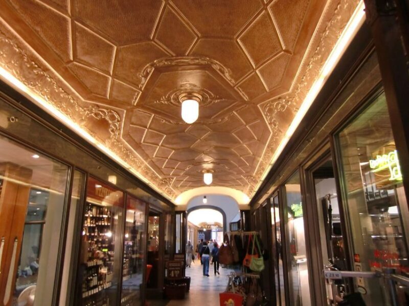 City tour on foot, by S-Bahn and tram - Key Points