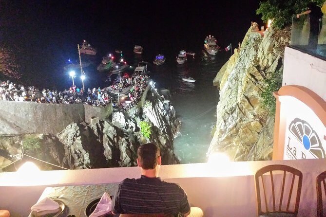 City Tour & Sunset High Cliff Divers by Night w/Different Choices - The Sum Up