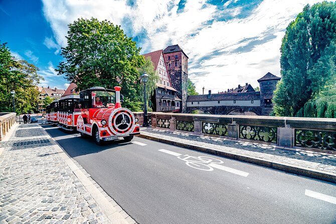City tour through Nuremberg with the little train - Christmas tour - Who Is This Tour Best For?