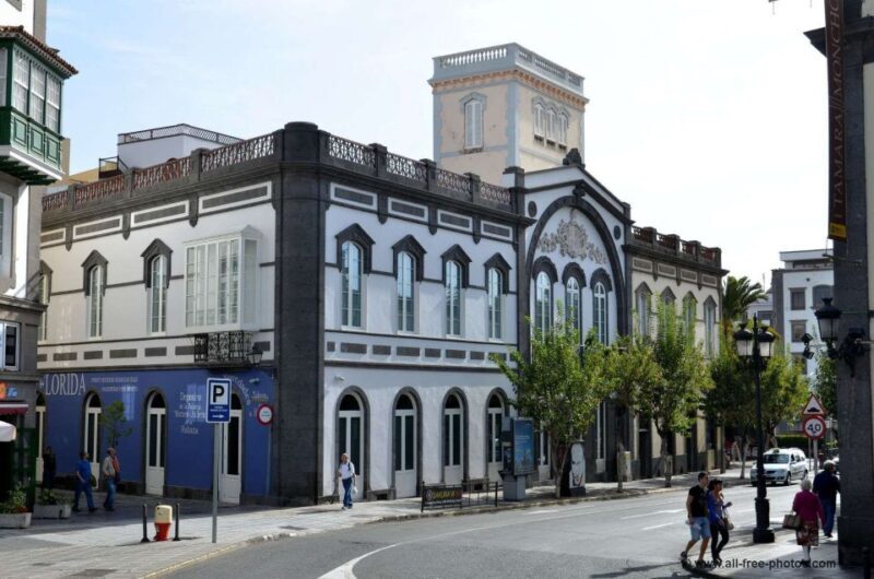 City Treasures Unveiled: 3.5-Hour Las Palmas Cab & Walking - Who’s This Tour Best For?