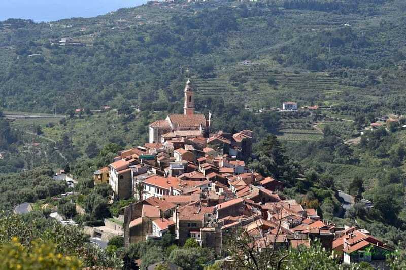 Civezza: western Liguria beyond the sea. Oil, wine, and a historic village. - In Closing