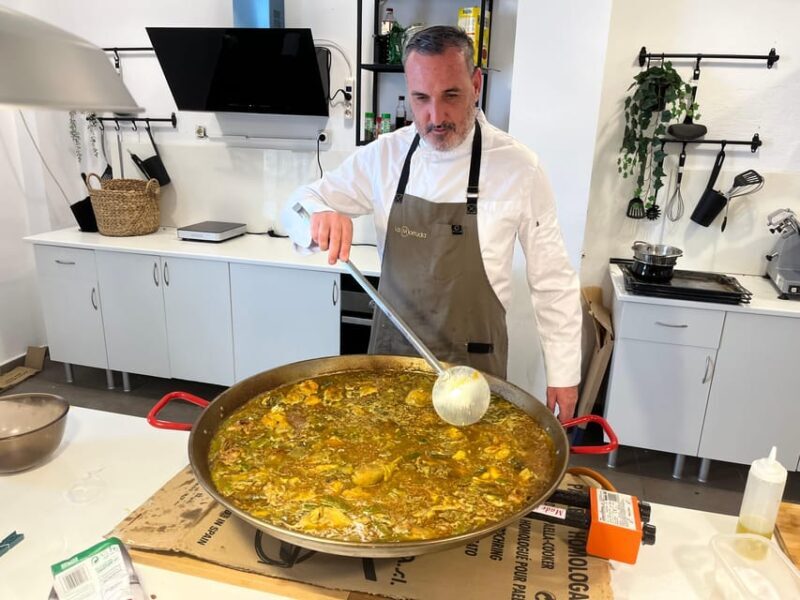 Class of Valencian Paella with welcome drinks and tapas - Who Should Book This Tour?