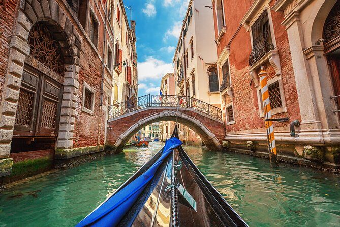 Classic 30-Minute Gondola Ride in Venice - The Experience: What to Expect  