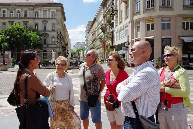 Classic Walk in Budapest Historical Center - An In-Depth Look at the Classic Budapest City Walk