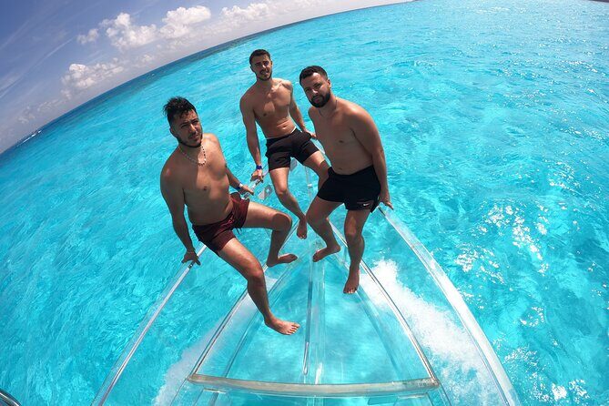 Clear Boat Cancun - Drinks and Comfort