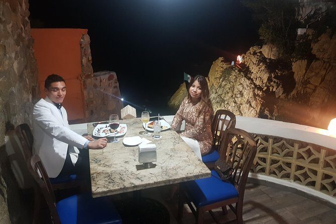 Cliff Diver De Luxe with Different Options at "La Quebrada" - Who Should Consider This Tour?