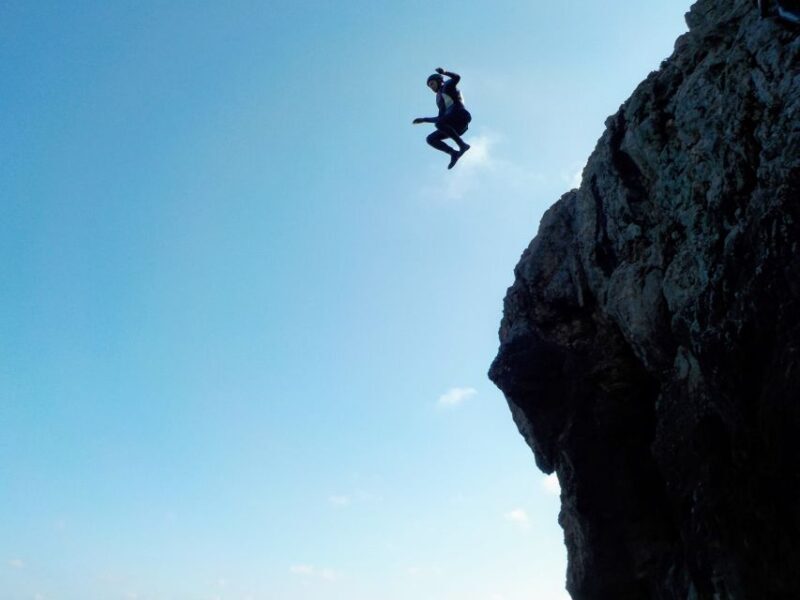 Coasteering Algarve: Cliff Jump, Swim & Climb in Sagres - An In-Depth Look at Coasteering in Sagres