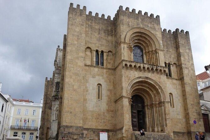Coimbra Best Of: Private walking tour with tickets - Key Points  
