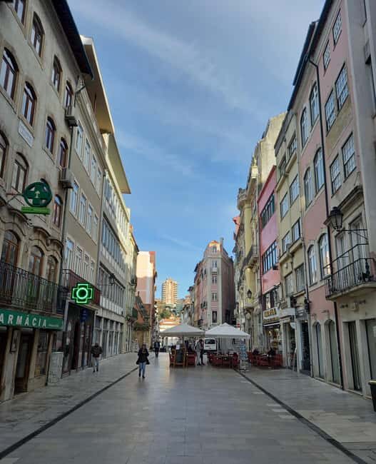 Coimbra: Guided tour with a local, certified guide (entrance included) - Key Points