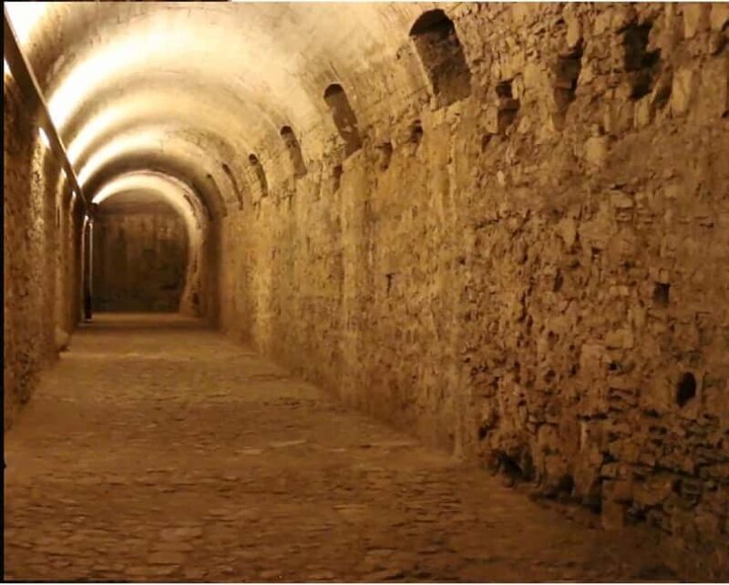 Coimbra: Guided tour with a local, certified guide (entrance included) - FAQ