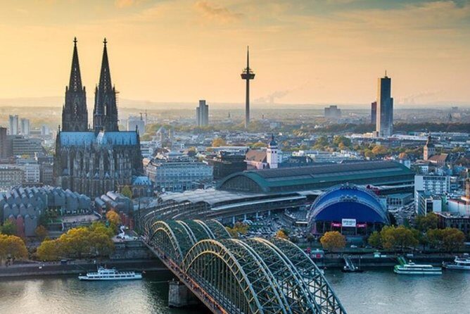 Cologne Highlights 2h privat walking tour with own Tour Guide. - Key Points