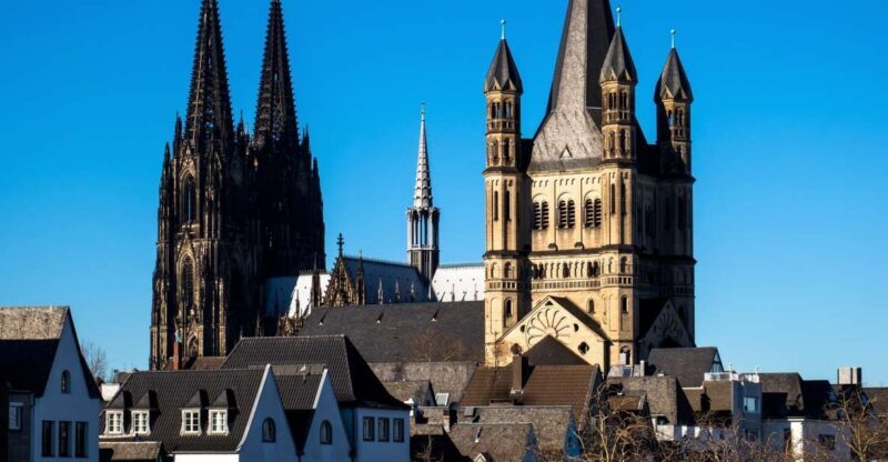 Cologne: Old Town Highlights Walking Tour - Key Points
