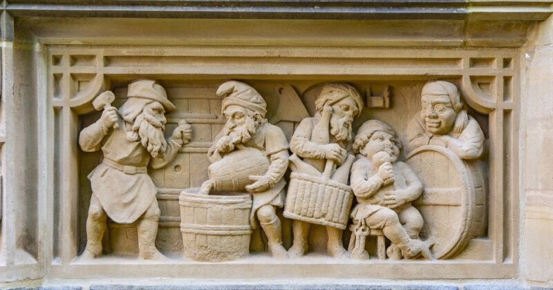 Cologne: Old Town Highlights Walking Tour - The Guide Experience