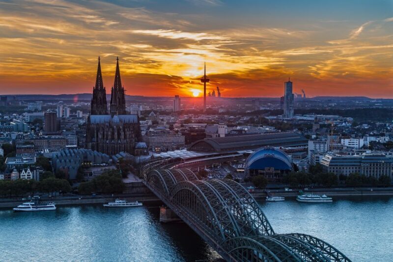 Cologne: Old Town Highlights Walking Tour - Practical Details & Value Analysis