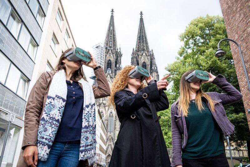Cologne: Old Town Virtual Reality Walking Tour - Key Points