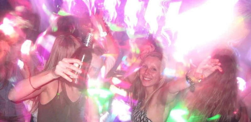 Cologne: Private Pub Crawl - The Venues and Atmosphere