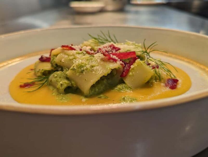 Communal dinner in an ancient Tuscan farmhouse - Key Points