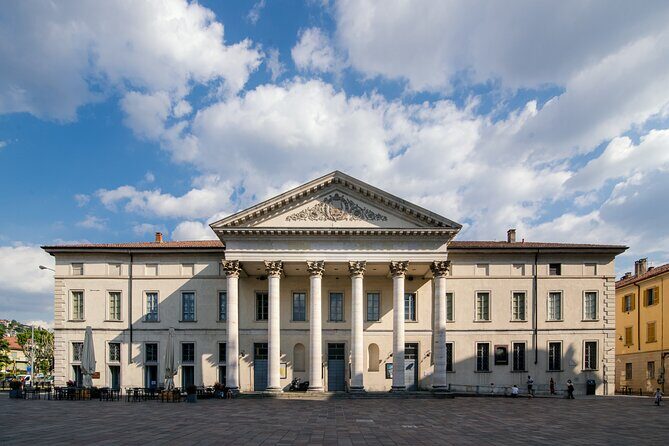Como Dolce Vita Tour - by Ape Calesse to the city and the lake - Exploring the Lake Como in Style