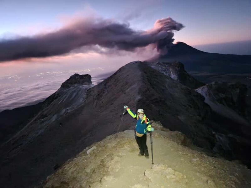 Conquer the summit of the Iztaccihuatl volcano - Key Points: