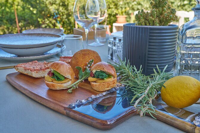 Cooking class in a villa with Palermo view - FAQs