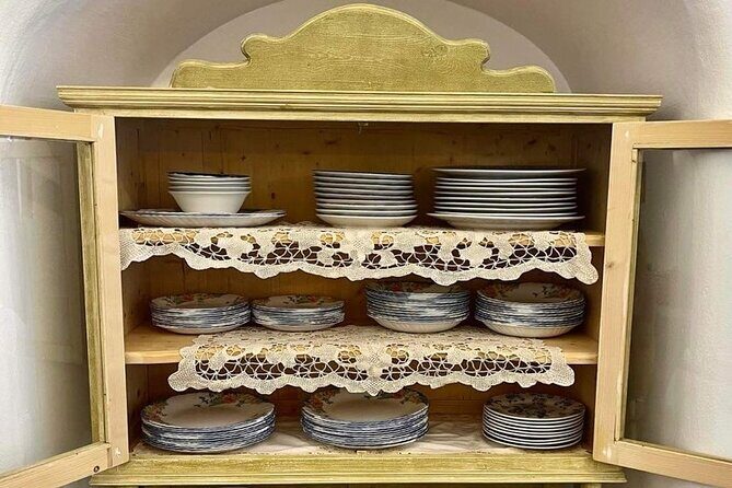 Cooking Class in Traditional cave house in Santorini! - The Experience: What You Can Expect