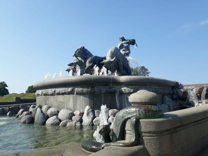 Copenhagen: 2,5-Hour 'Must See' Bike Tour with a Local Guide - The Experience and What You’ll Take Away