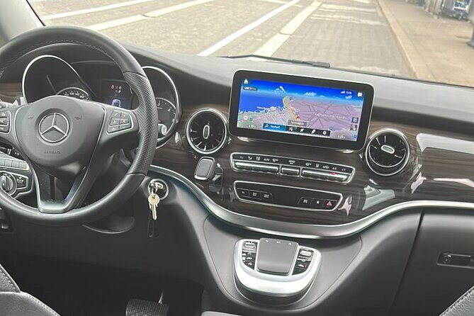 Copenhagen Airport Transfer Service | English Speaking Driver - Key Points