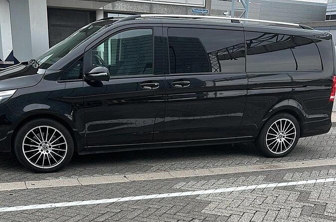 Copenhagen Airport Transfer Service | English Speaking Driver - The Practicality of This Service for Different Travelers