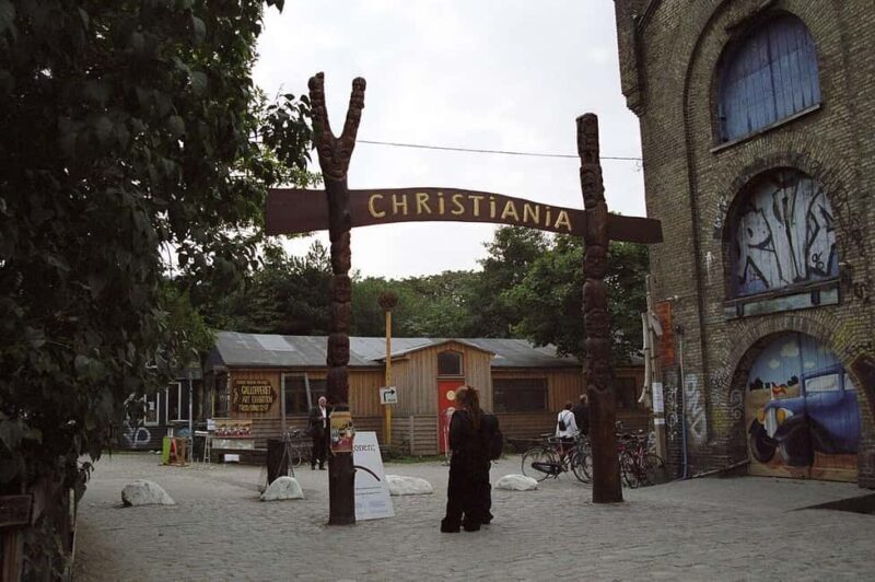 Copenhagen & Christiania : Guided Bike Tour in French - Key Points