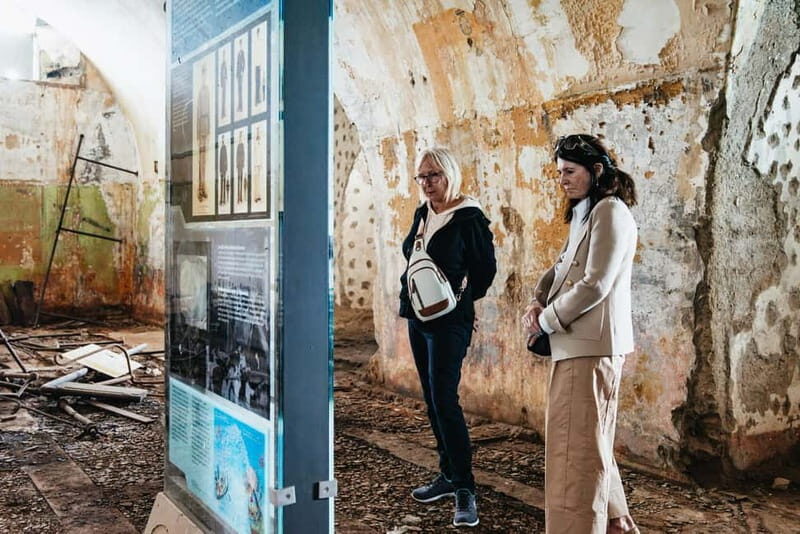 Copenhagen: Old Canals and Hidden Gems Social Boat Tour - Who Is This Tour Best For?