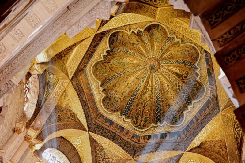 Cordoba: Mosque-Cathedral and Jewish Quarter Guided Tour - An In-Depth Look at the Córdoba: Mosque-Cathedral and Jewish Quarter Guided Tour