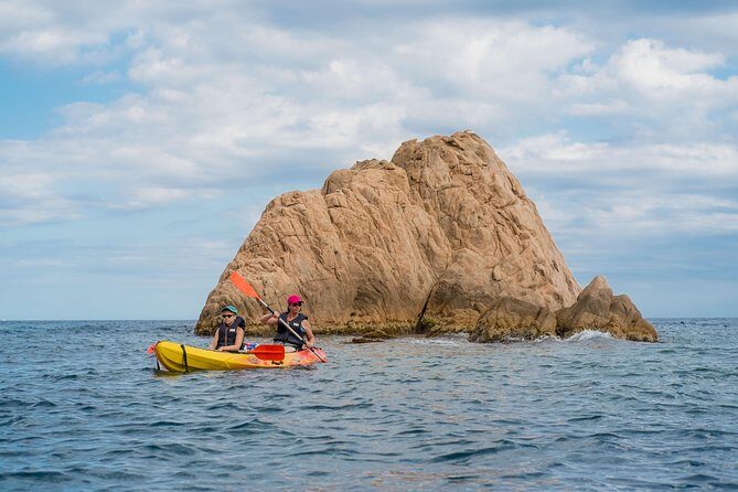 Costa Brava Kayak & Snorkel Tour + Picnic from Barcelona - FAQ