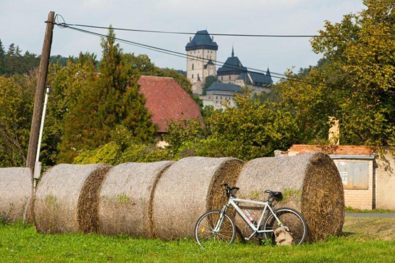 Countryside Bike Tour From Prague To Karlstejn Castle - The Experience: A Detailed Look at the Tour  