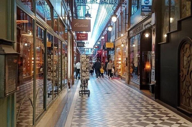 Covered passages: secrets, luxury and modernity - Authentic Experiences and Insider Tips